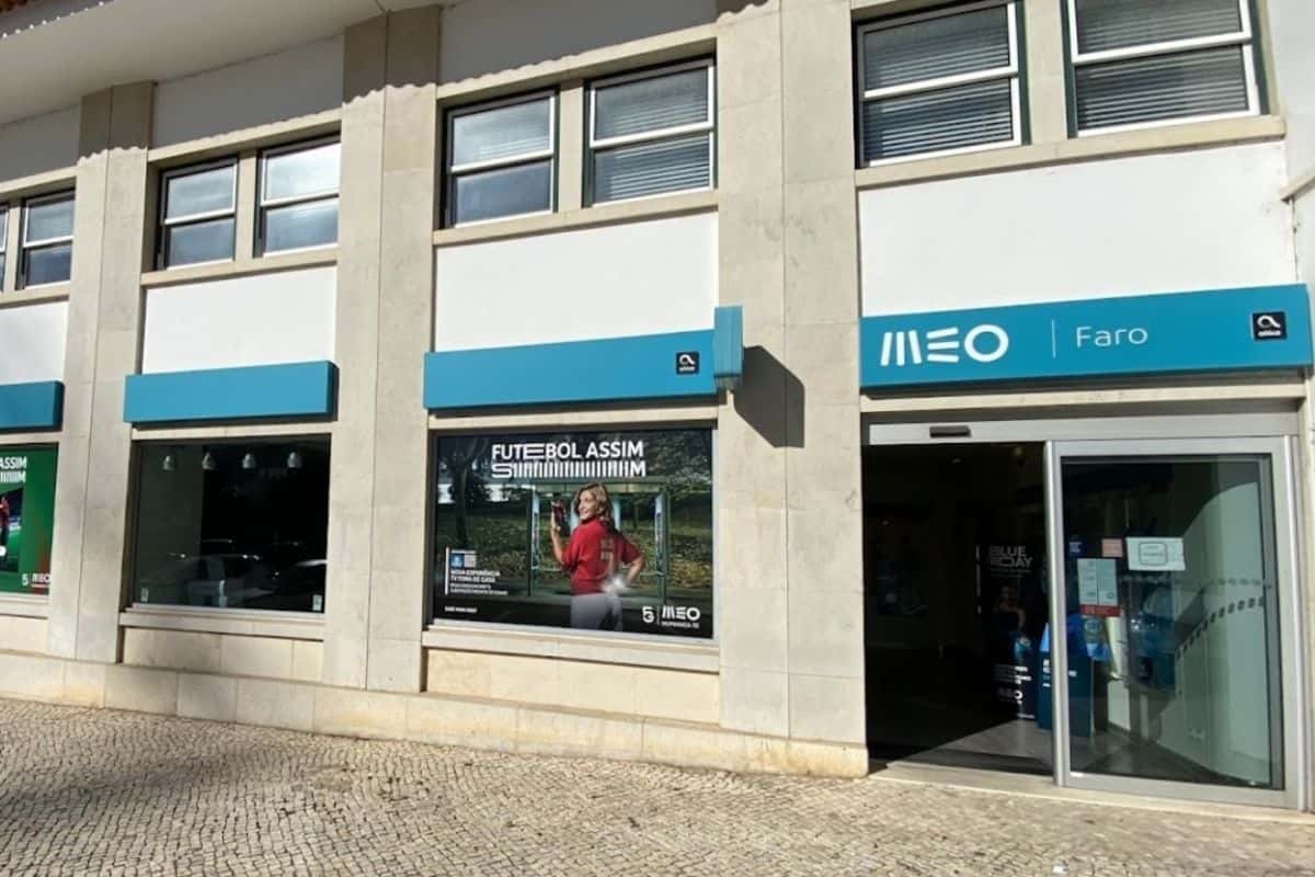 How to Buy a SIM Card at Faro Airport & City: Best Plans + Updated Price