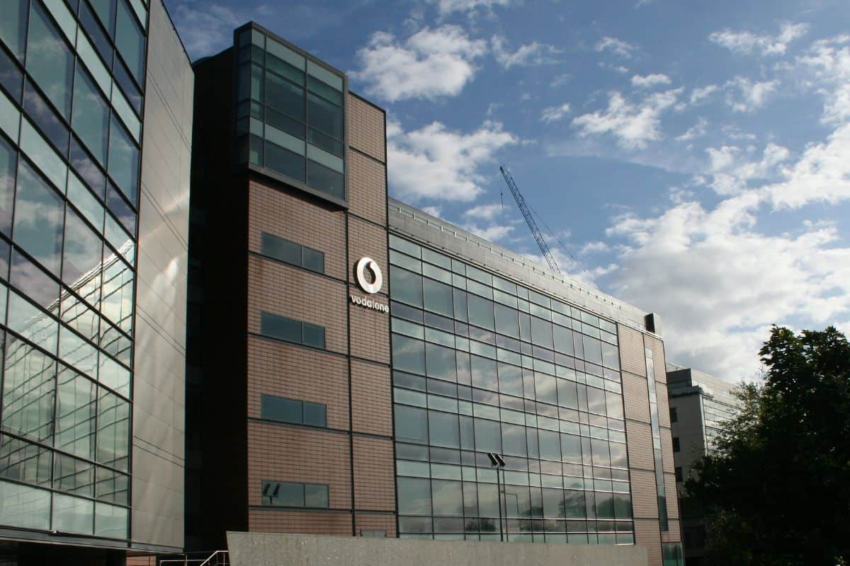 Best Ireland SIM Cards for Tourists Updated Prices & Where to Buy 2024