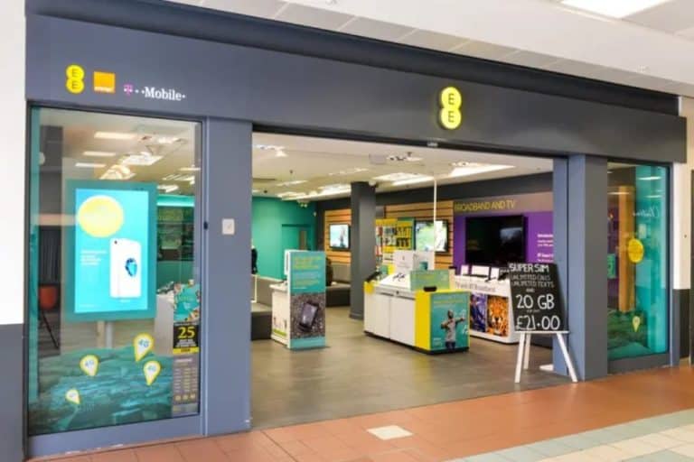 EE SIM Cards and eSIM 2025: A Comprehensive Guide for Tourists